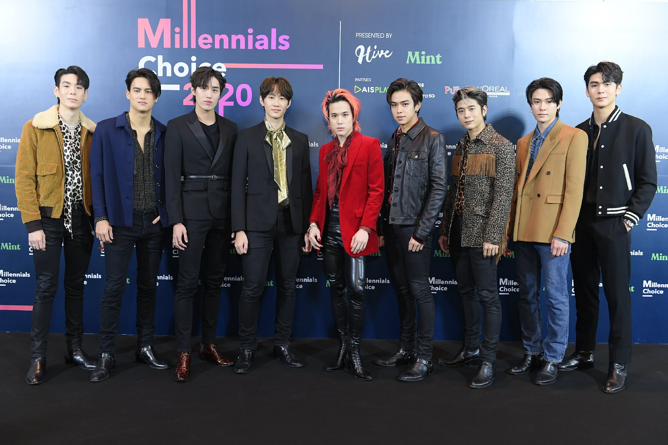 9 หนุ่ม รวมตัวเฉพาะกิจ แจก Mint Magazine Vol.2 - Siam108 ทุกข่าวสาร ทุกเรื่องราว ที่เป็นความจริง