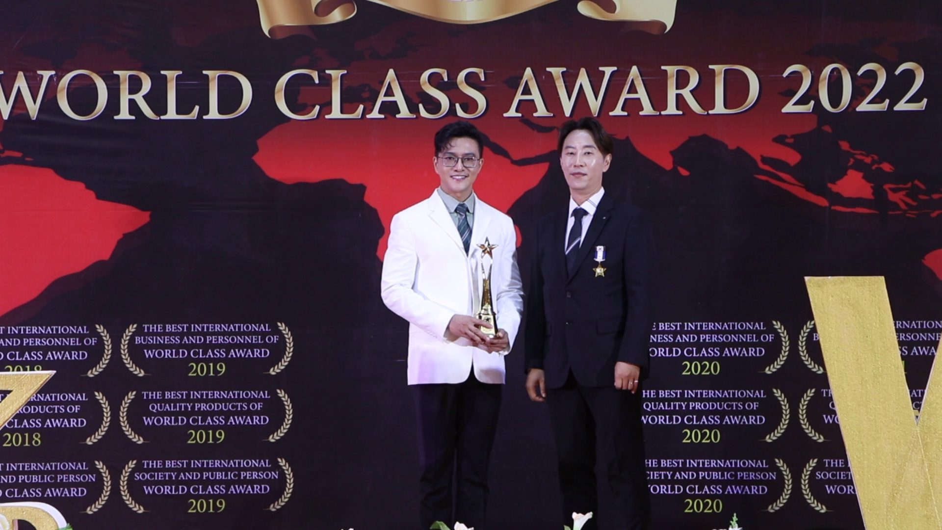 นายแพทย์เนติทัศน์ ชินอ่อน นำทัพรับรางวัล "Asia Star Award" ในงาน World ...