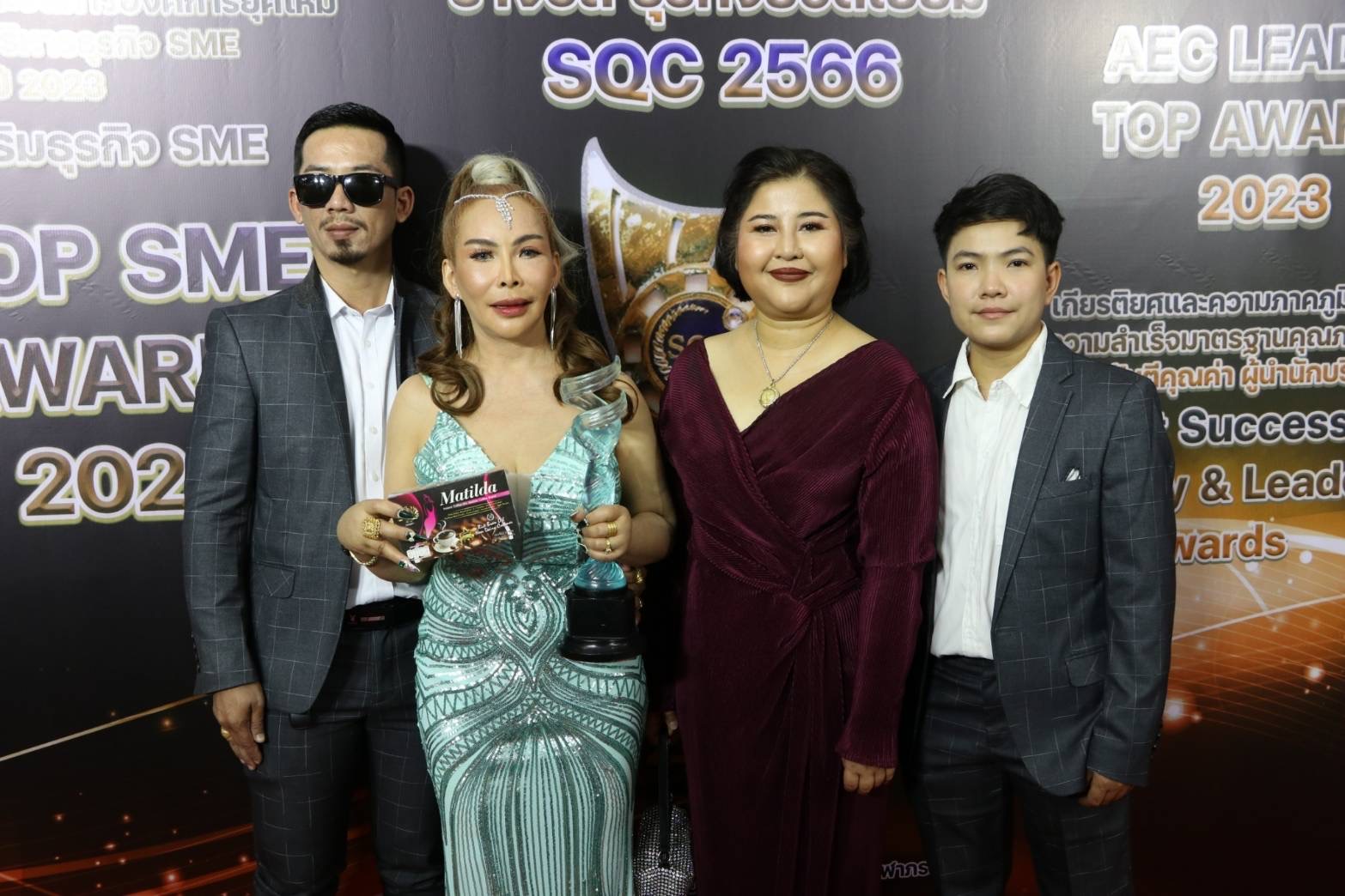 หญิงเก่งแห่งปี! CEO เเบรนด์แอนนิซ่า & กาแฟแบรนด์มาทิลด้า คุณแอนนี่ วนิดา คว้า 2 รางวัลใหญ่สุดปัง ...