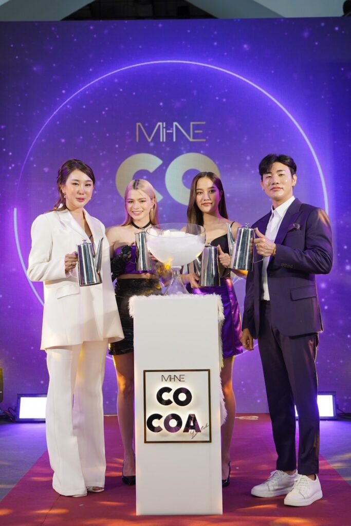 ห้างแตก!! ฟรีน-เบ็คกี้ ควงคู่รับพรีเซ็นเตอร์ MI-NE COCOA ผลิตภัณฑ์อาหารเสริมของมายมิ้นท์ นารา ...