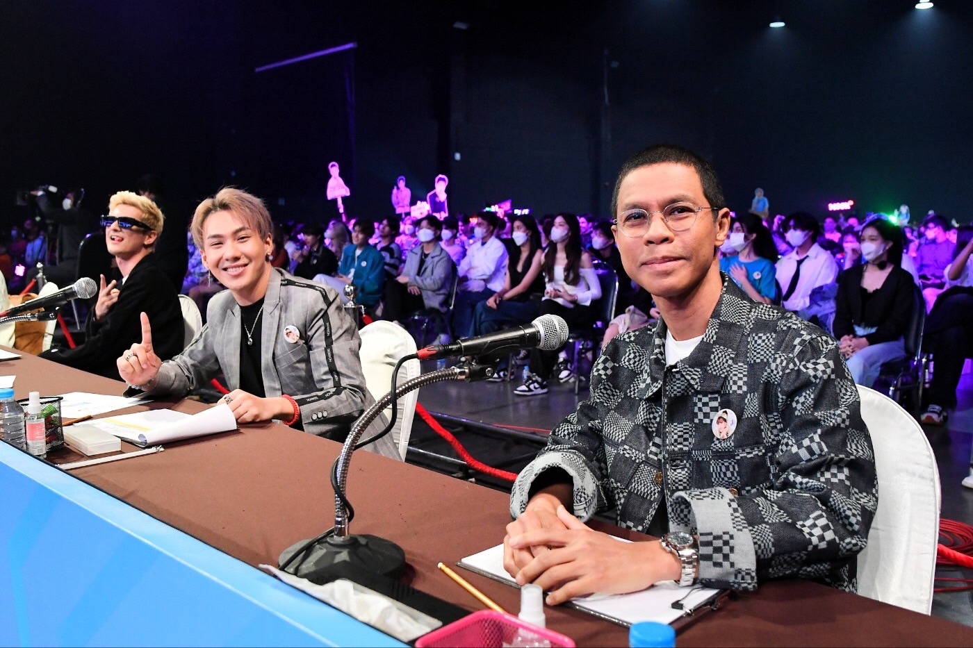 ชิน - ตั้ม - หนึ่ง จักรวาล ร่วมเชียร์! เยาวชนต้นแบบเก่งและดี TO BE ...