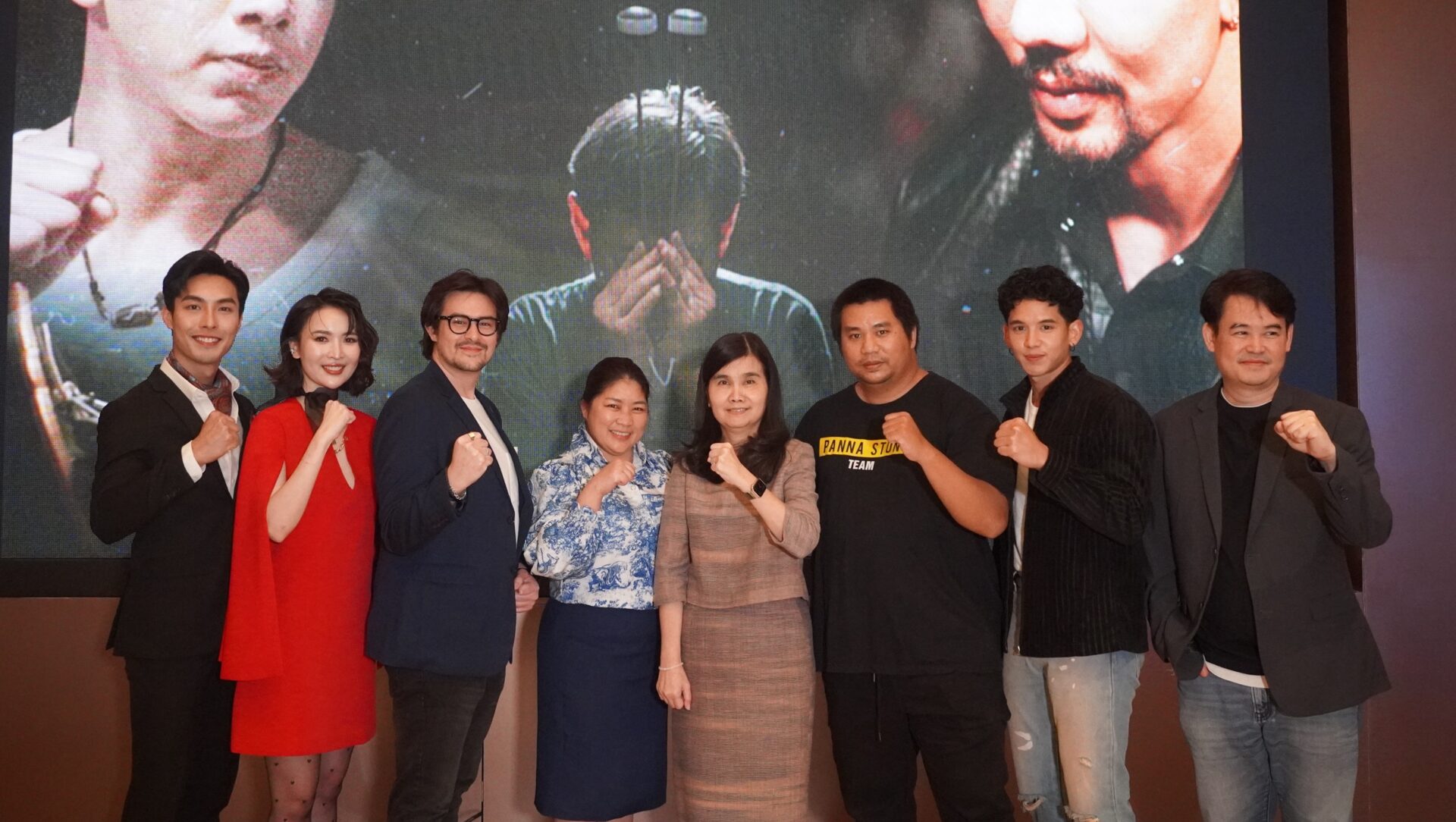 ภาพยนตร์ "ปีนเกลียว" (Slum Dragon) จัดแถลงข่าวรอบ First Screening เชิด ...